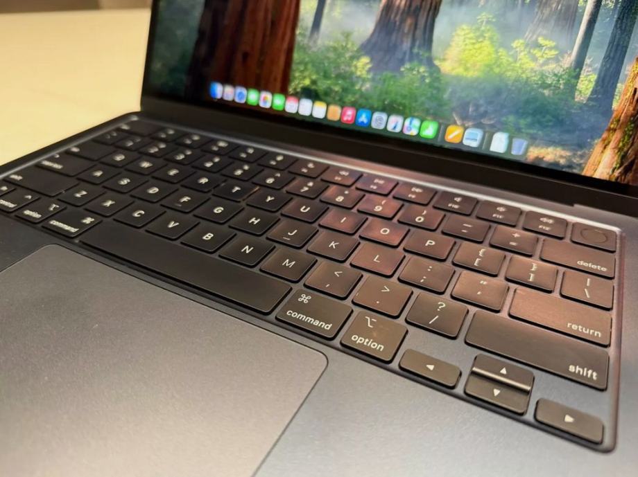 MacBook Air M2 256GB 16GB RAM