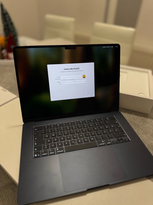 Macbook Air M4 15” Midnight blue 256GB/16GB