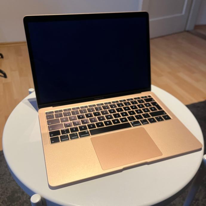 MacBook Air (rose) gold Retina, 13-inch, 2019 (kupljen 2020)