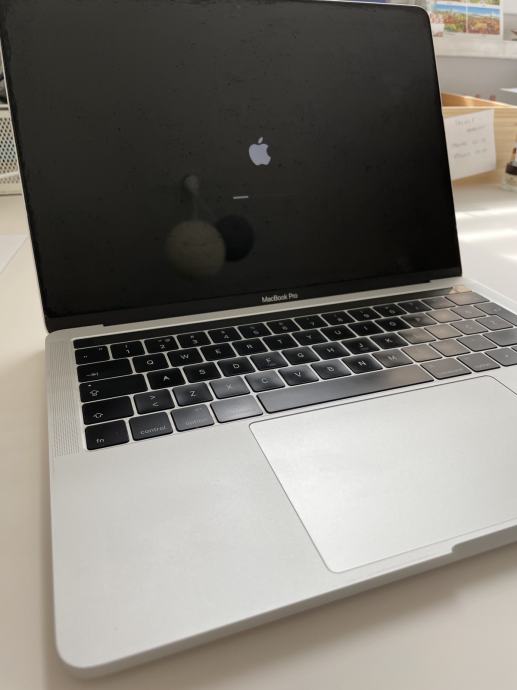 MacBook Pro 13 2017 Silver