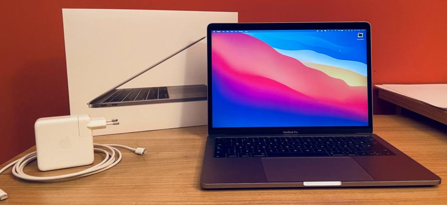 MacBook Pro 13 2017 Two ThunderBolt 3 Ports