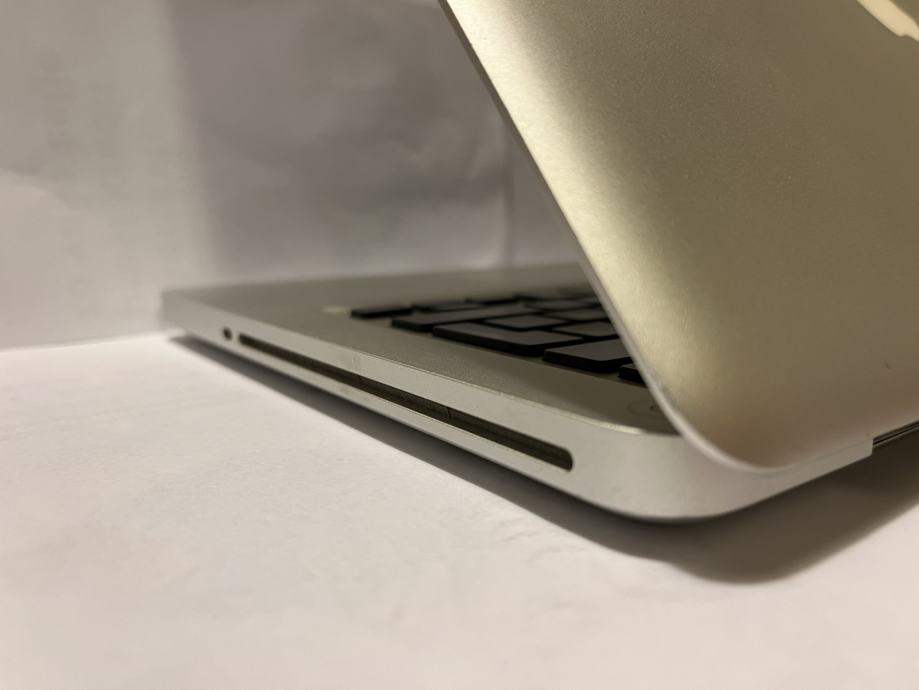 MacBook Pro 13 inch 2011
