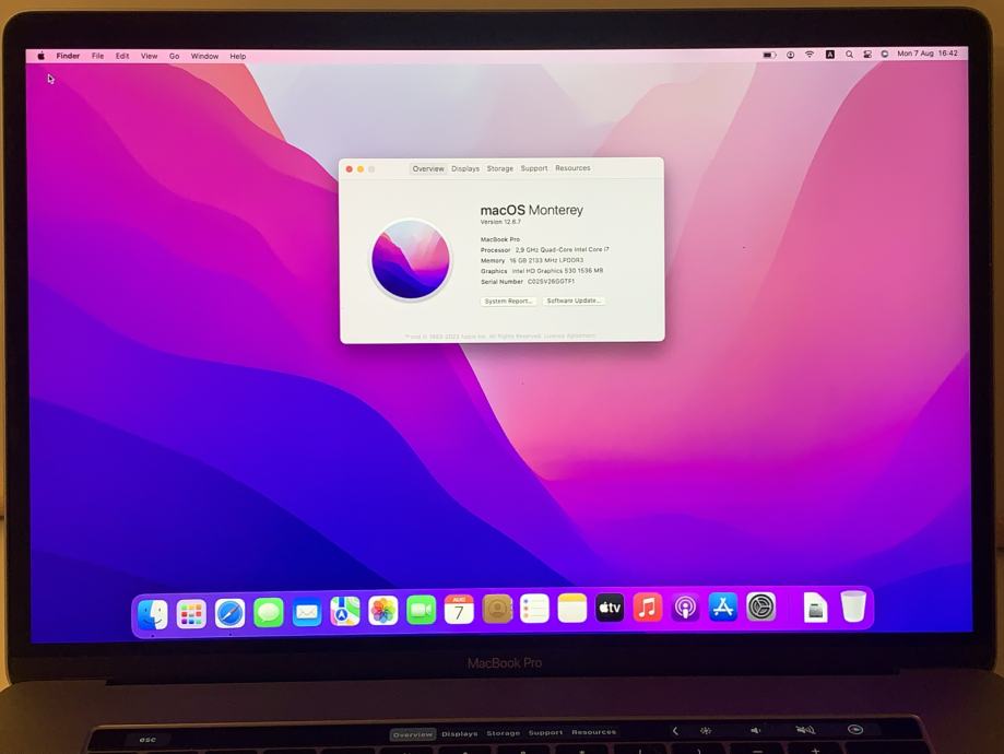 Macbook Pro 15 2016 i7-6290HQ 16 GB RAM 512GB SSD AMD Radeon Pro 460