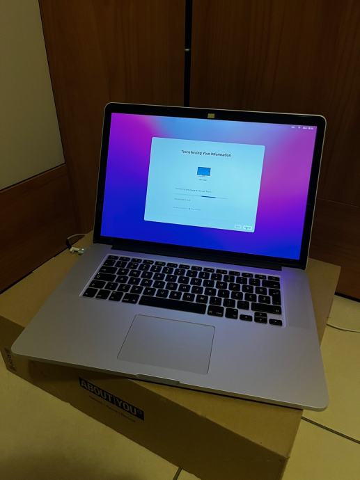 Macbook pro 15 2015 / i7, 16gb RAM, 256gb SSD