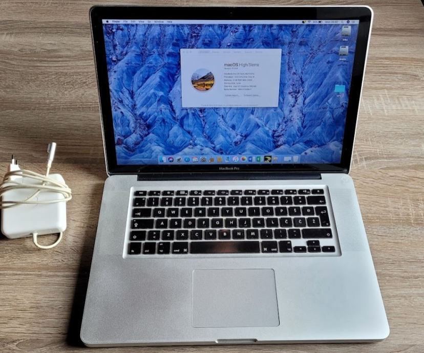 MacBook Pro 15 mid 2010, i5 2,53GHz, 4GB RAM, 256GB SSD + 512 GB SATA