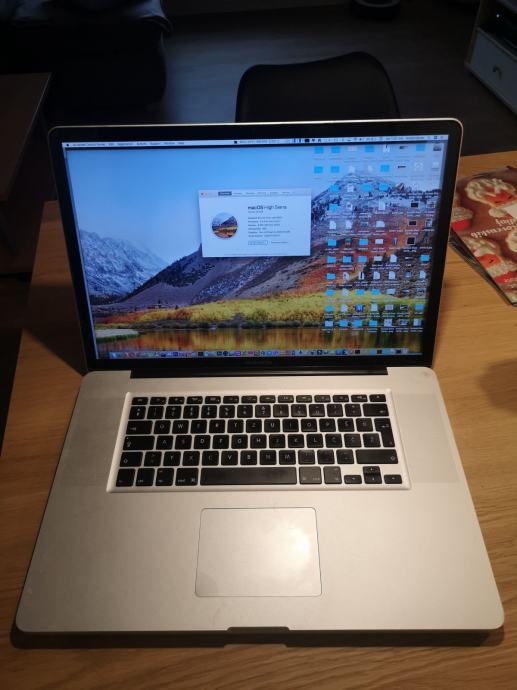 Macbook Pro 17 i7 2.4GHz 256 SSD 16GB late 2011