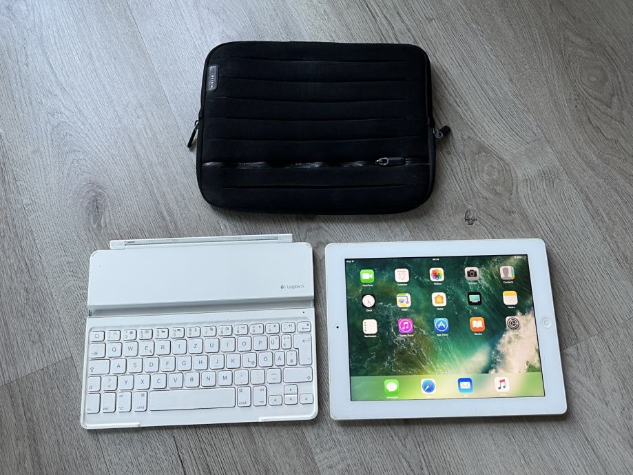 Apple iPad 4. generacije z Logitech tipkovnico