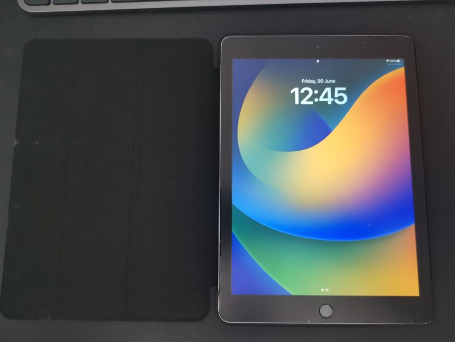 Apple iPad 9.7 (2018) 6th generation - space gray