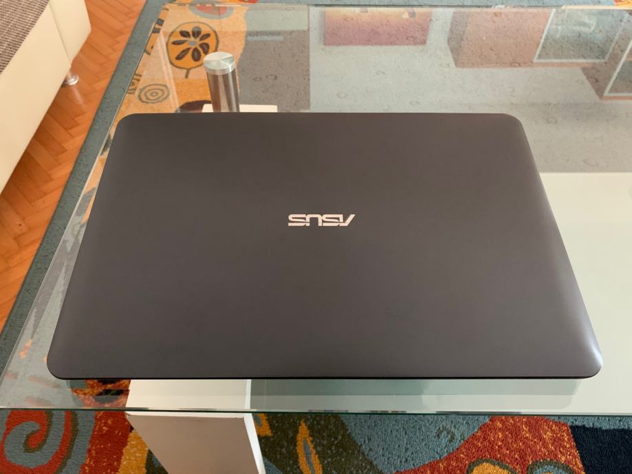 Asus K555L prenosni računalnik