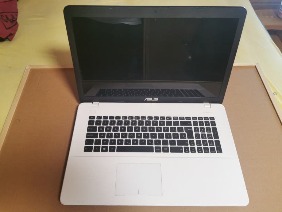 Asus prenosni računalnik Model x751m + nova baterija in polnilnik