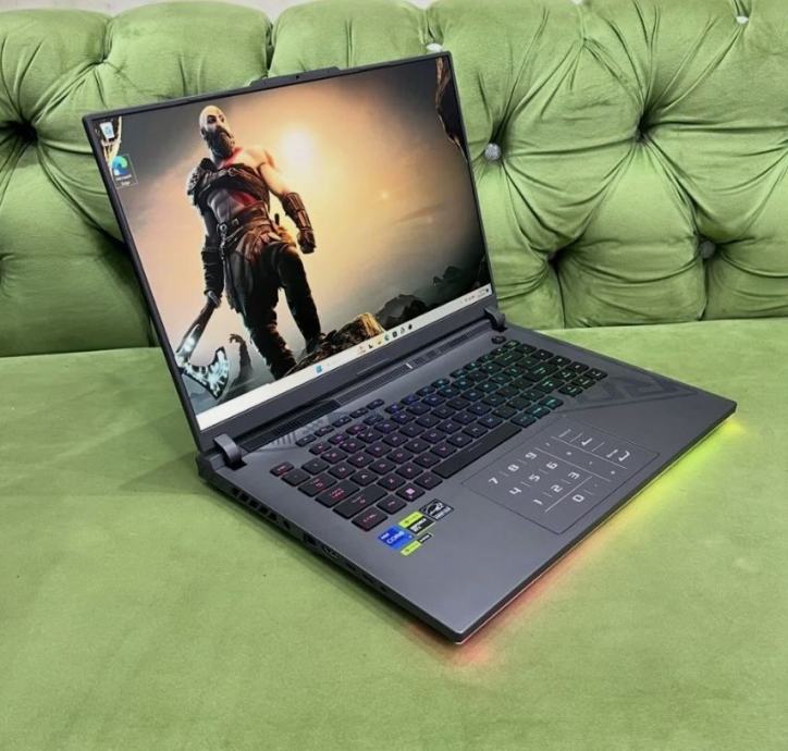 ASUS ROG Strix G16 i9-14900HX RTX 4080 32GB RAM 1TB SSD