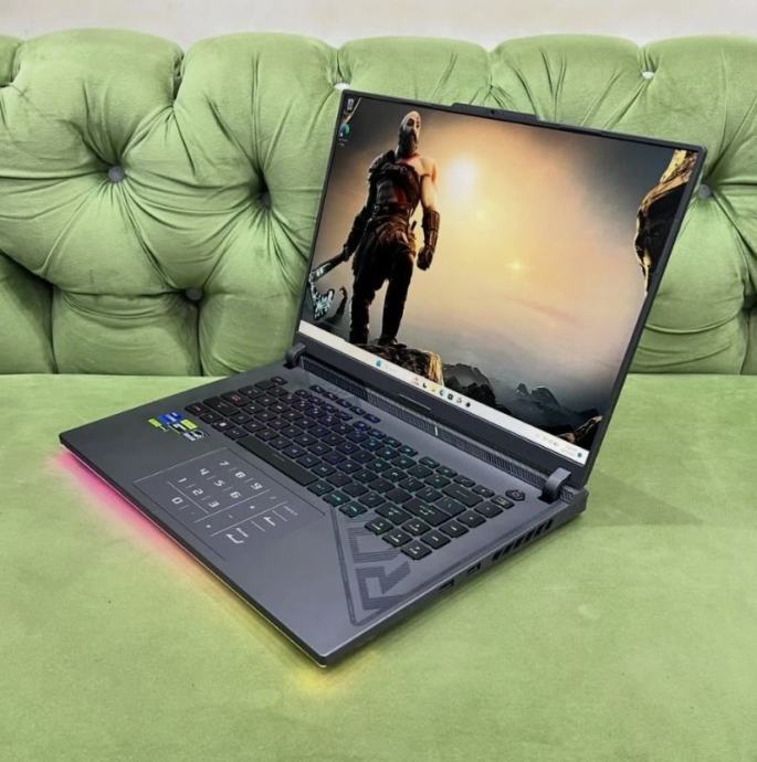 ASUS ROG Strix G16 i9-14900HX RTX 4080 32GB RAM 1TB SSD
