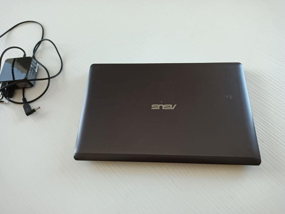 Asus S200, i3-2365M, 4Gb RAM, 64Gb SSD, 12 ekran na dotik