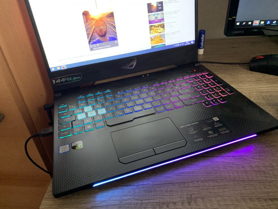 gaming laptop asus rog scar 2