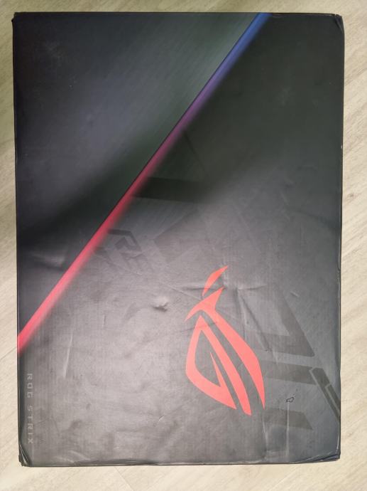 Gaming prenosnik ASUS ROG G712LW (RTX2070, I7, 144 hz)