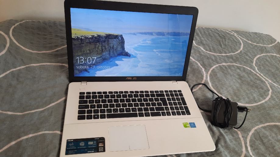 Prenosni računalnik ASUS X751S