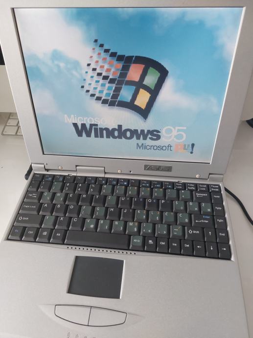RETRO PRENOSNIK WINDOWS 95