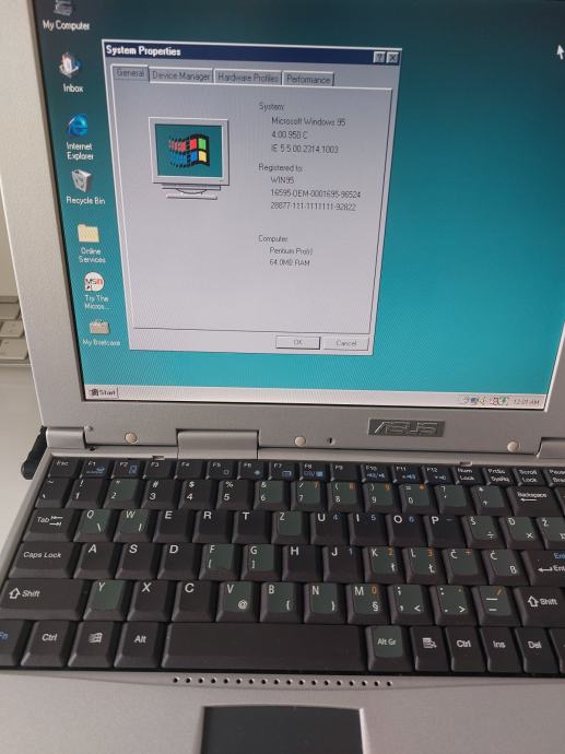 RETRO PRENOSNIK WINDOWS 95