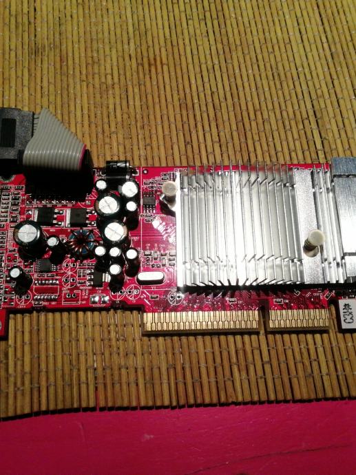 ATI RADEON 9600 L SE 128MB AGP 8x Fanless GC-R9600L-C3H