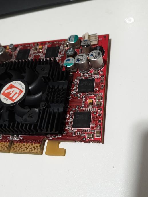 Grafična kartica Ati radeon 9700 pro agp