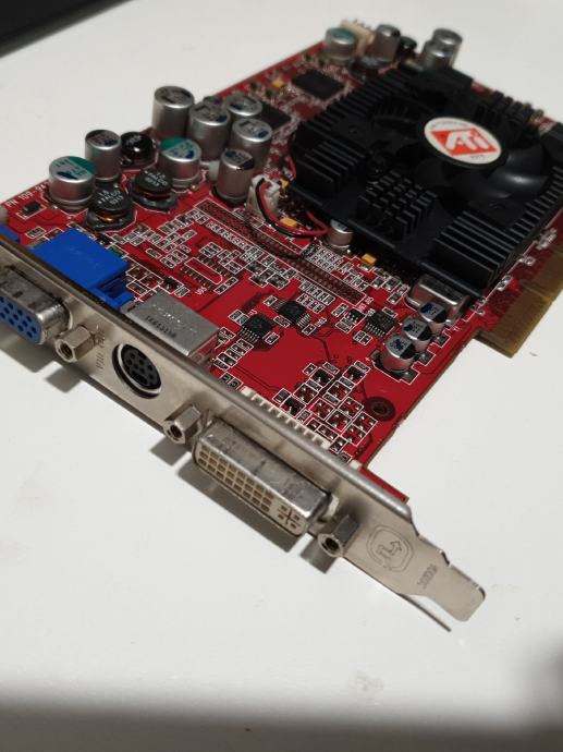 Grafična kartica Ati radeon 9700 pro agp