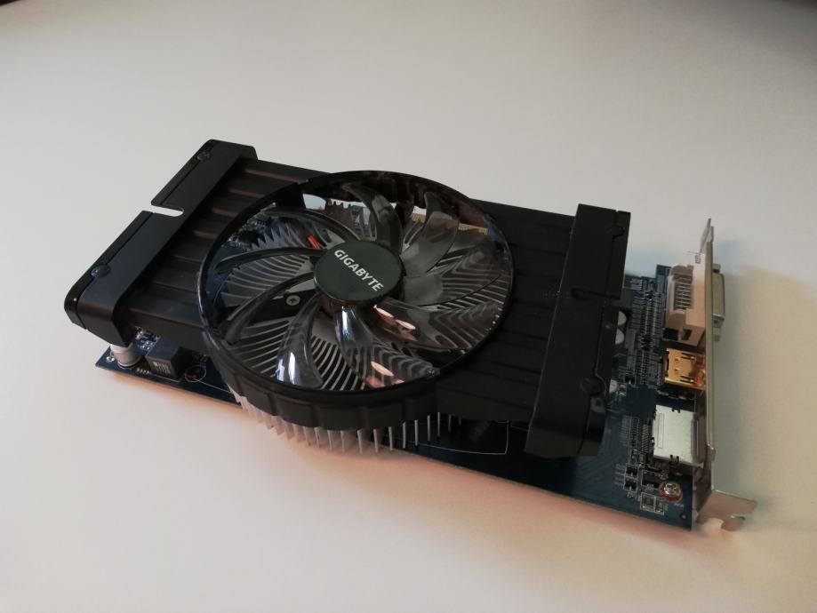 Grafična kartica GIGABYTE Radeon HD 6770 1GB GDDR5