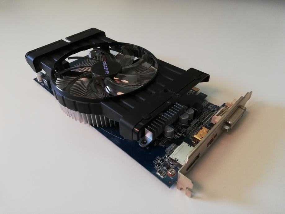 Grafična kartica GIGABYTE Radeon HD 6770 1GB GDDR5
