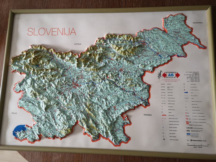Stenski reliefni zemljevid SLOVENIJE iz leta 1997