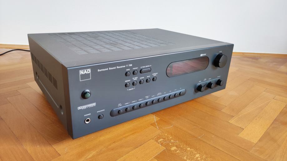AV receiver NAD T750