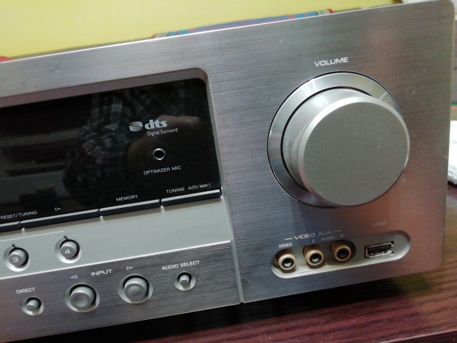 ODLIČNO OHRANJEN YAMAHA AV RECEIVER RX-V463 PRODAM