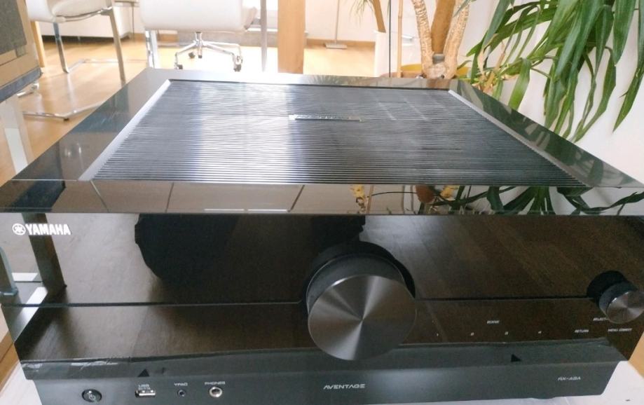 Yamaha RX-A8A 11.2 kanalni prijemnik av receiver