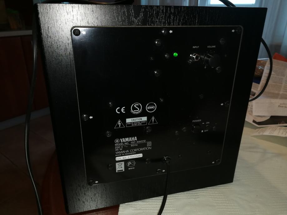 Yamaha YST-SW012 nizkotonec