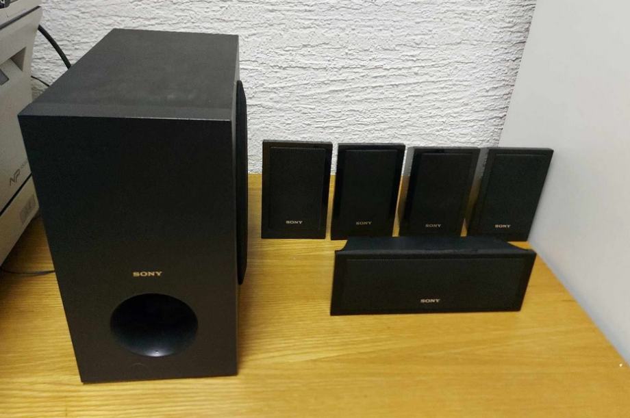 5.1 HIŠNI KINO SONY /USB, DivX, HDMI,DVD/CD...../ + ZVOČNIKI