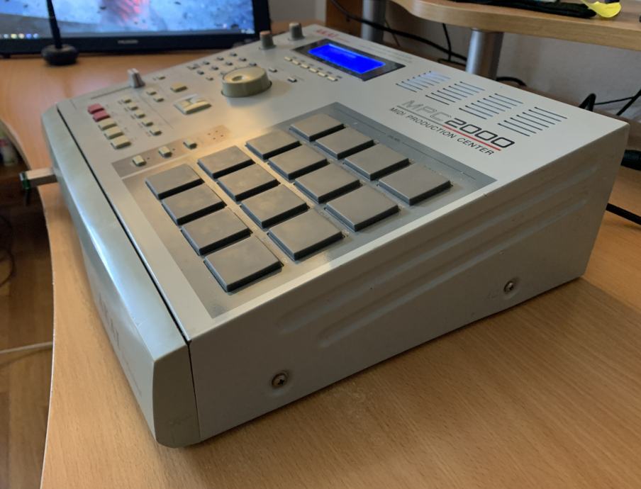 AKAI MPC 2000