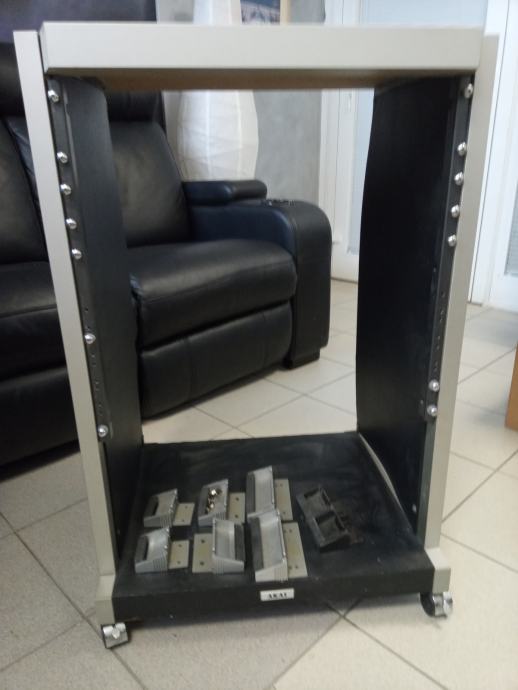 AKAI rack