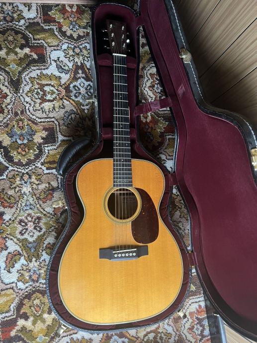 Akustična kitara s podpisom Erica Claptona, model 000-28C Martin.