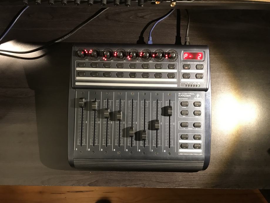 Behringer BCF-2000 Motorized DAW Controller