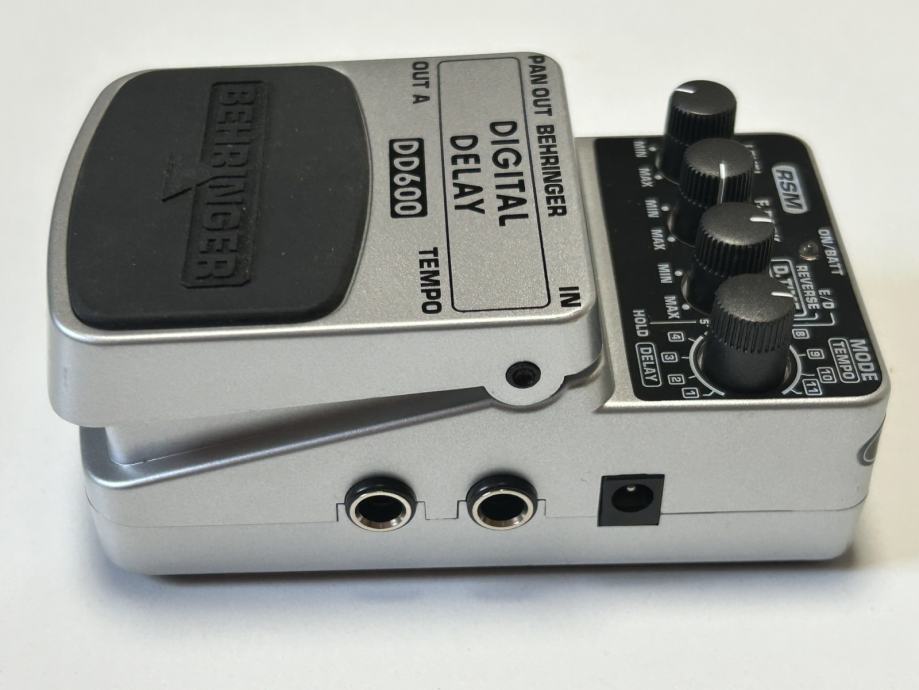 BEHRINGER DIGITAL DELAY DD600 KITARSKI PEDAL