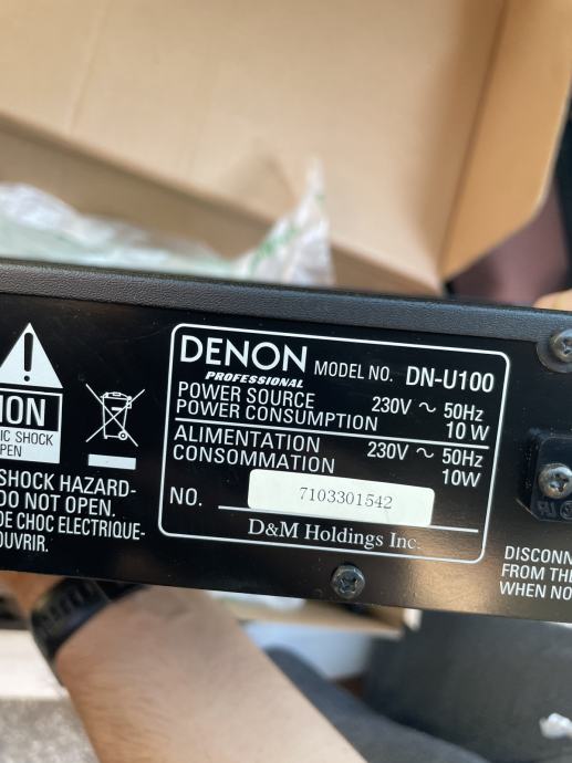 DENON DN-U100 AM-FM (radio)
