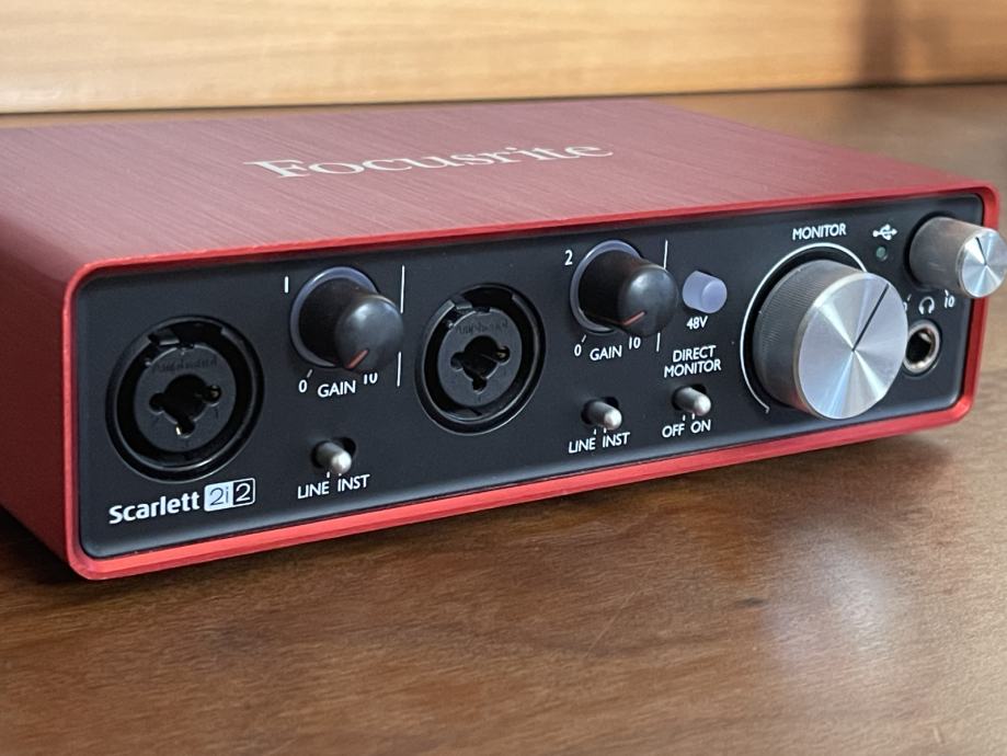Focusrite Scarlett 2i2 2nd Gen USB audio interface
