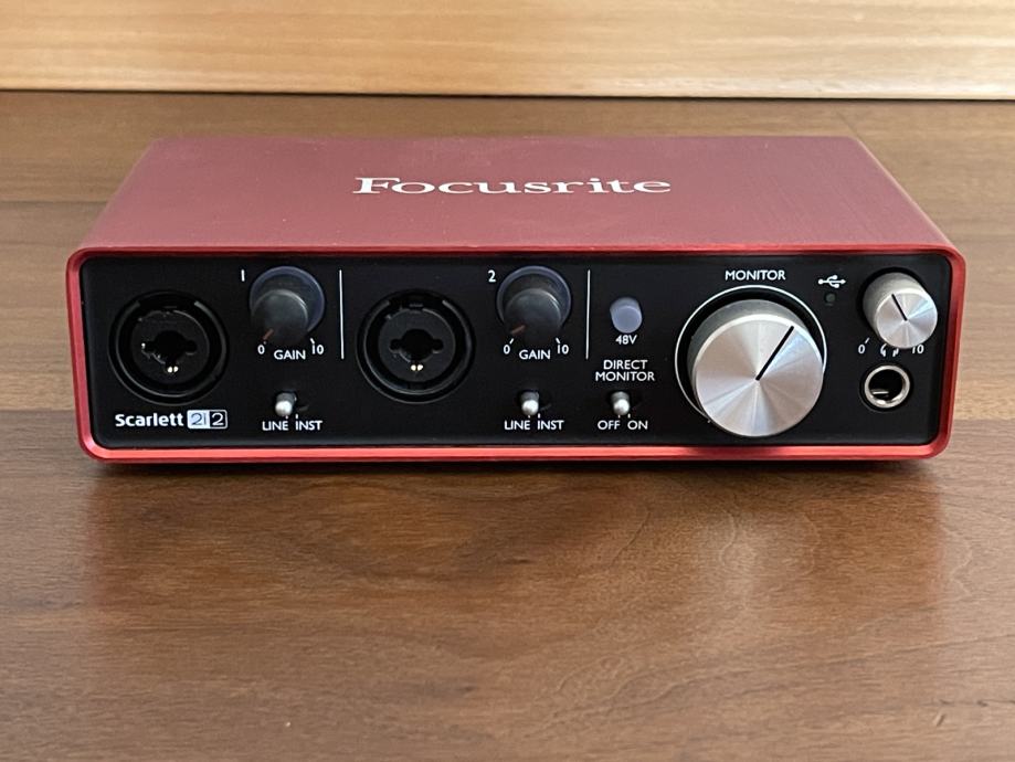 Focusrite Scarlett 2i2 2nd Gen USB audio interface