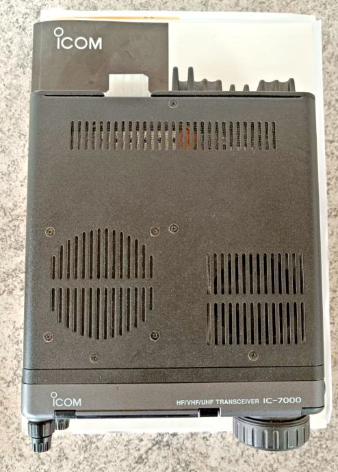 ICOM IC-7000 KW/6m/VHF/UHF radioamaterski oddajnik