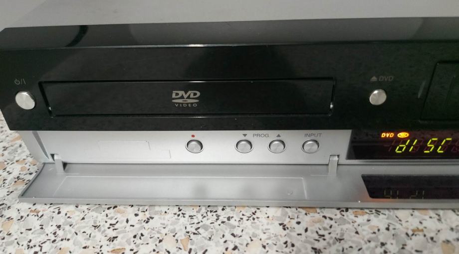 LG CD/ DVD PREDVAJALNIK/SNEMALNIK - VIDEORECORDER
