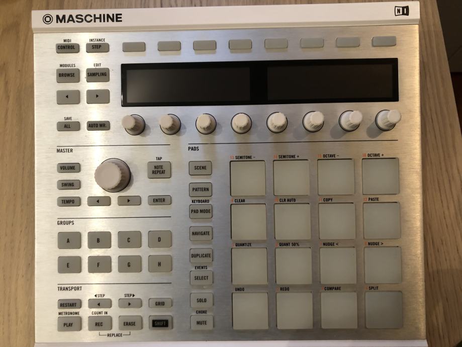Maschine MkII (+software) in stojalo Native Instruments