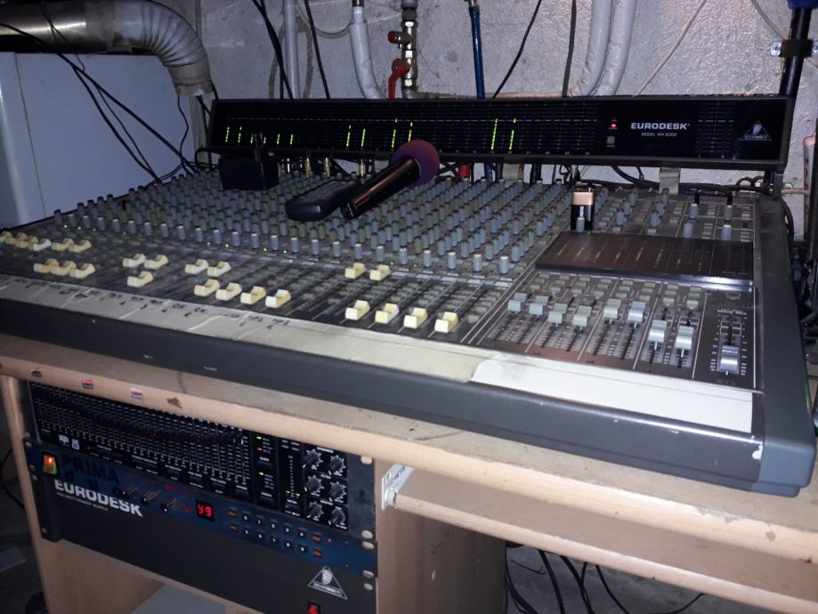Mešalna miza behringer MX8000