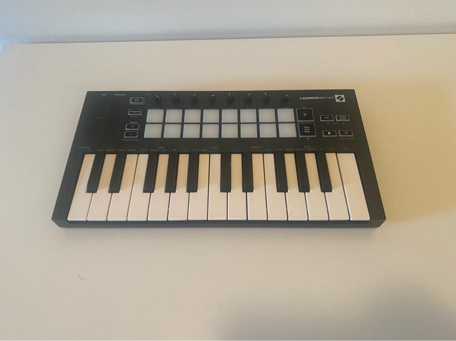 Novation LaunchKey Mini Mk. 2