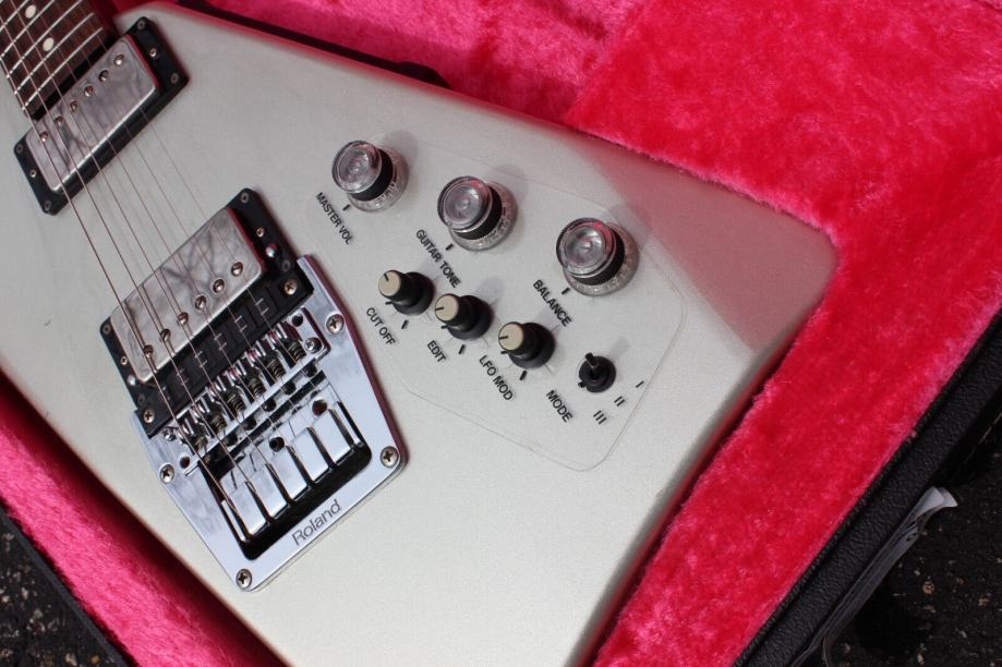 ORIGINAL VINTAGE ROLAND G-707 GUITAR/SYNTHESISER S KOVČKOM!
