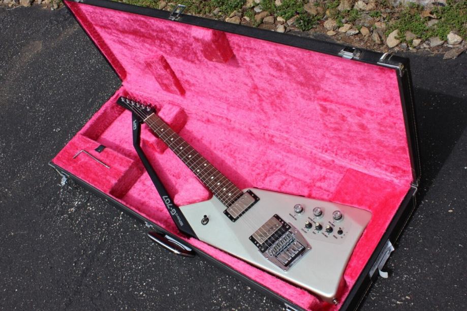 ORIGINAL VINTAGE ROLAND G-707 GUITAR/SYNTHESISER S KOVČKOM!