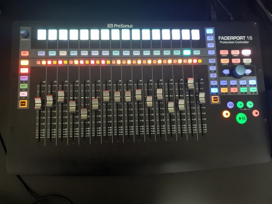 Presonus Faderport 16 DAW Controller (Praktično nerabljen)
