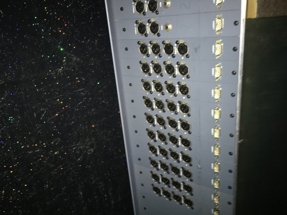 Radijska vrhunska miza Soundcraft SAC 200